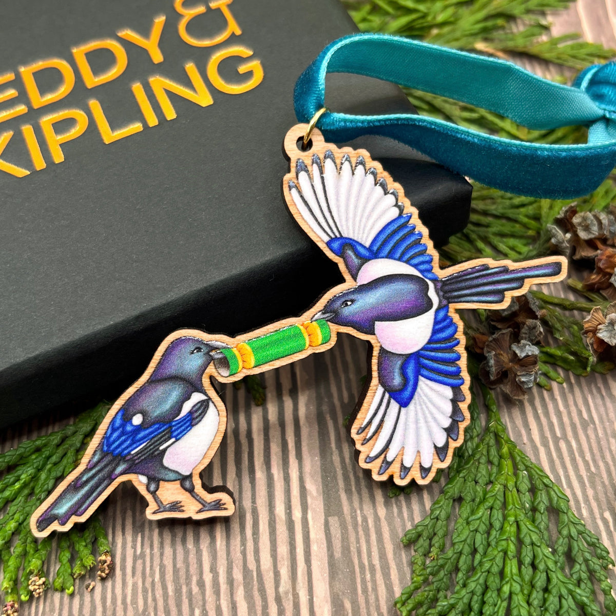 Magpie Decoration | Teddy & Kipling Christmas Tree Ornaments